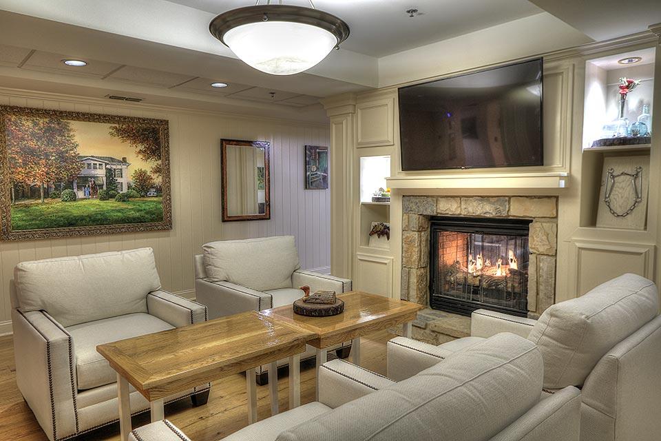 The Lodge At Five Oaks Spoils Guests With Rustic Style